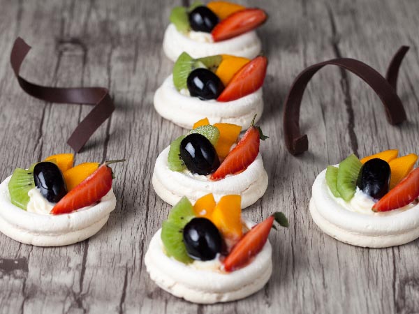 Healthy Fruit Pavlova Recipe | Milkmaid Sri Lanka